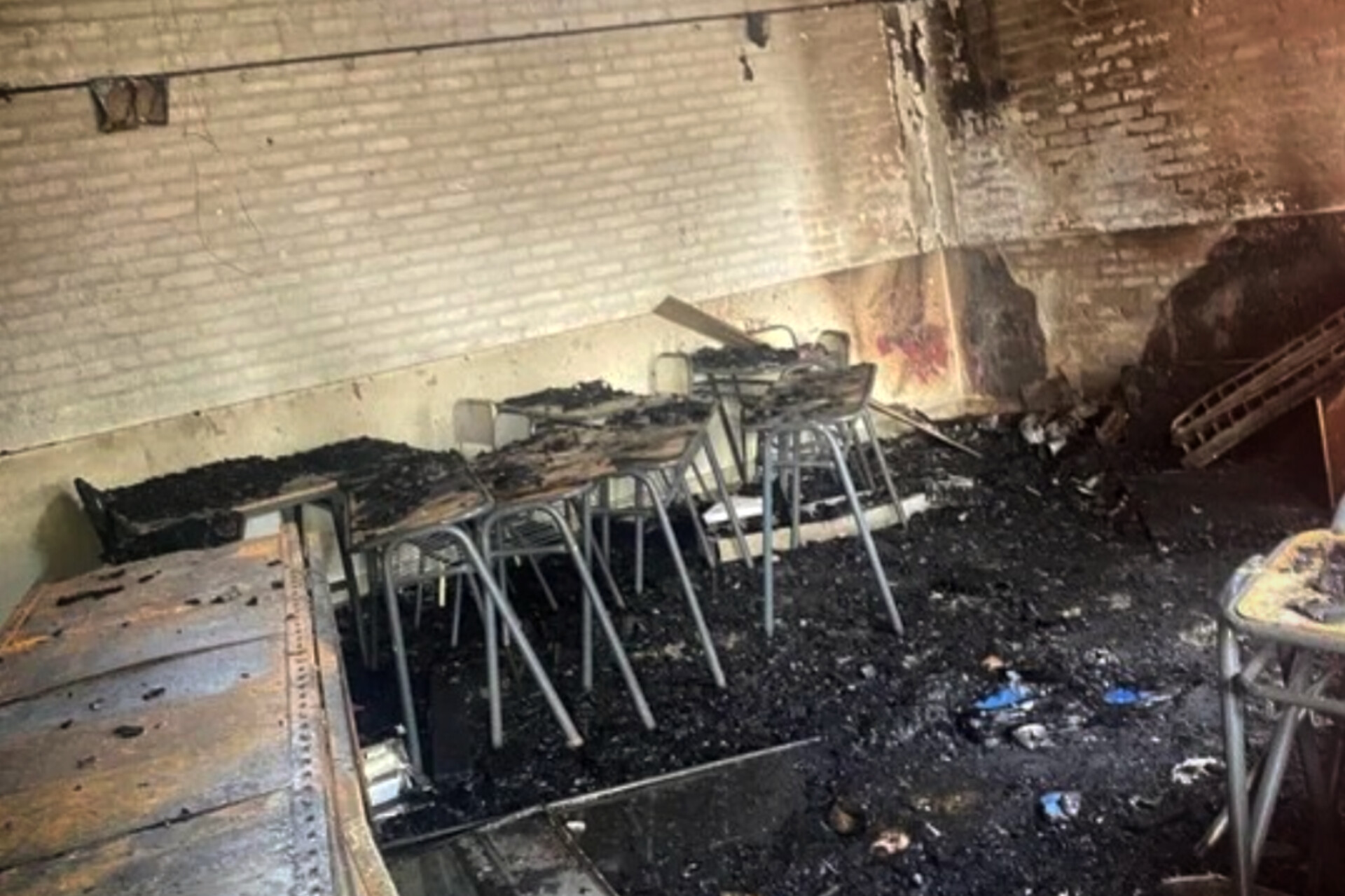 Crece la bronca en Florencio Varela por incendios en tres escuelas ...